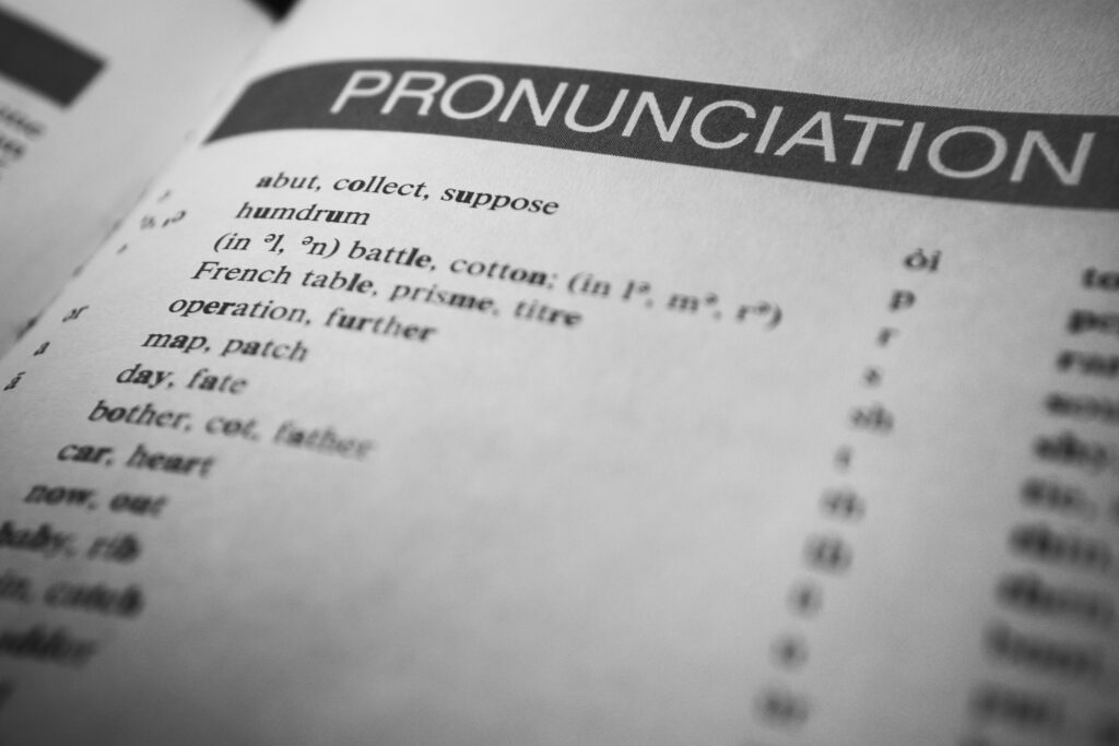 How to Improve Pronunciation in a New Language: Student Guide 2025